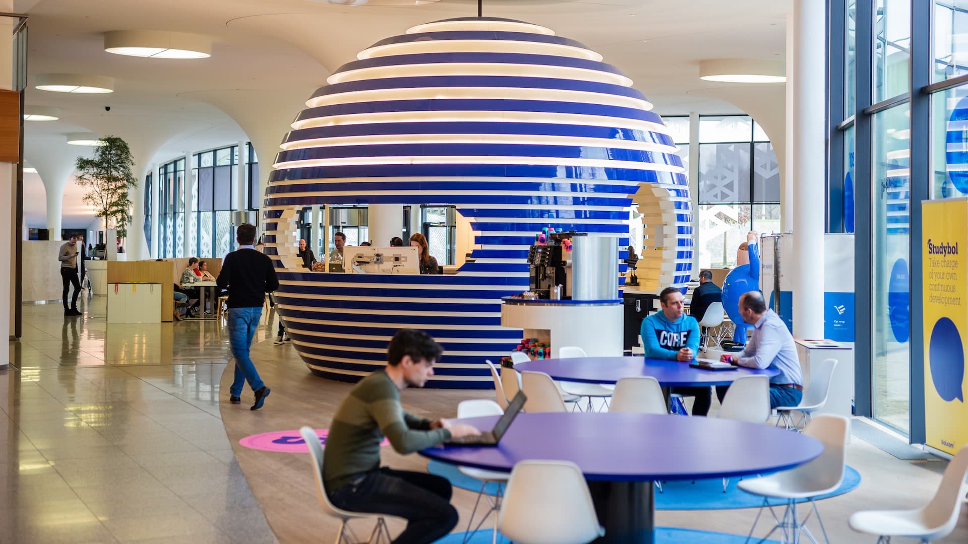 Bol.com Data & AI Mastery With Xebia Academy Training Program | Xebia